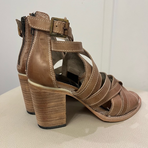 Freebird by Steven | Shoes | Freebird Claw Womens Tan Leather Block Heel Ankle Strap Sandals ...